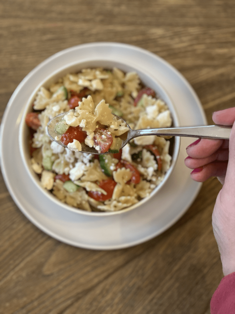Greek Pasta Salad Recipe (So Easy & Flavorful) - Mom's Favorite Meals